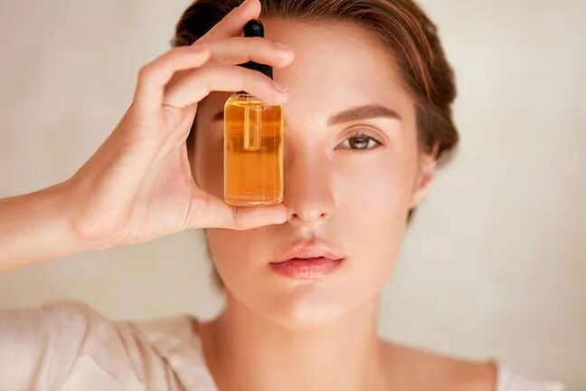 Sérum pour le visage : types, à quoi sert-il, comment l'utiliser, classement des meilleurs ...